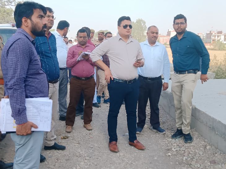 Ayodhya DM Nikhil Tikaram Funde did a site inspection