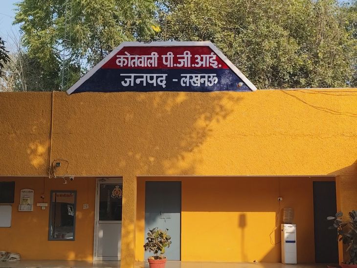 Mobile snatched in Telibagh market | तेलीबाग बाजार में मोबाइल छीना: दो ...