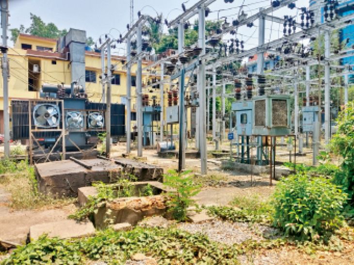 Every night, electricity is being cut off in 16 to 22 wards of the city ...