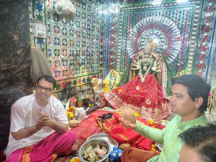 A large number of devotees arrived to have darshan of Maa Dhaulagarh ...