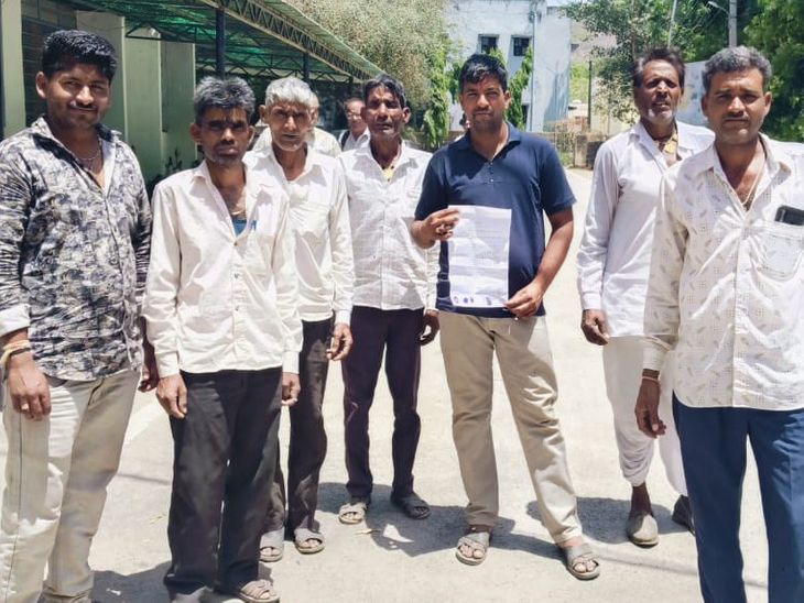 Demand of villagers of Gowalia village for reorganization of Gram ...