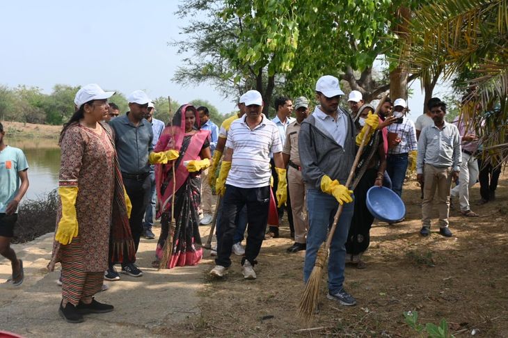Cleanliness drive was conducted under More Village-More Water campaign ...