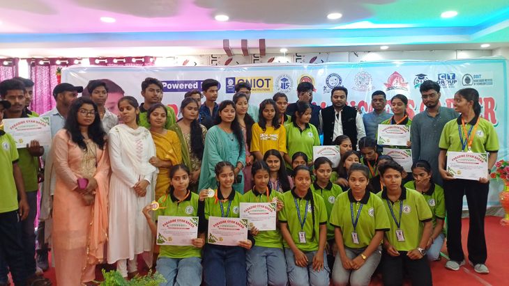 Talented students were honored with bicycles and certificates in ...