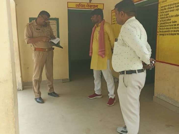 Theft in Panchayat Bhawan of Mohiuddinpur in Jaffrabad | जफराबाद में ...