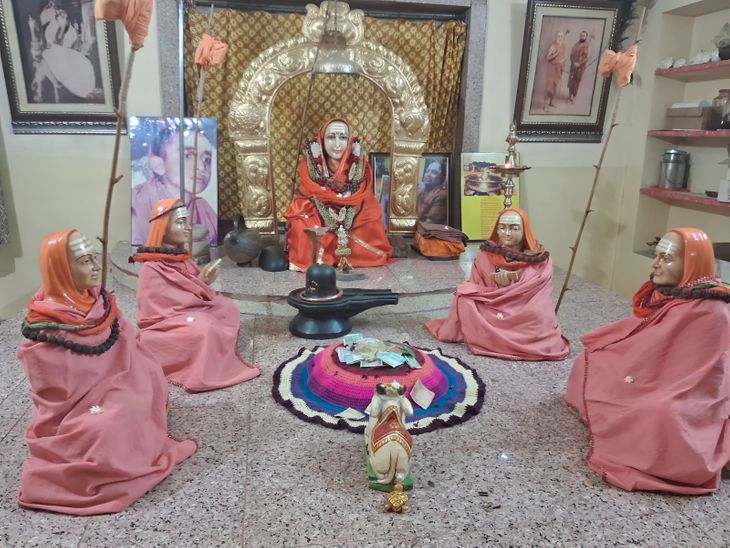 The statues of Aadyaguru Shankaracharya and his 4 disciples were ...