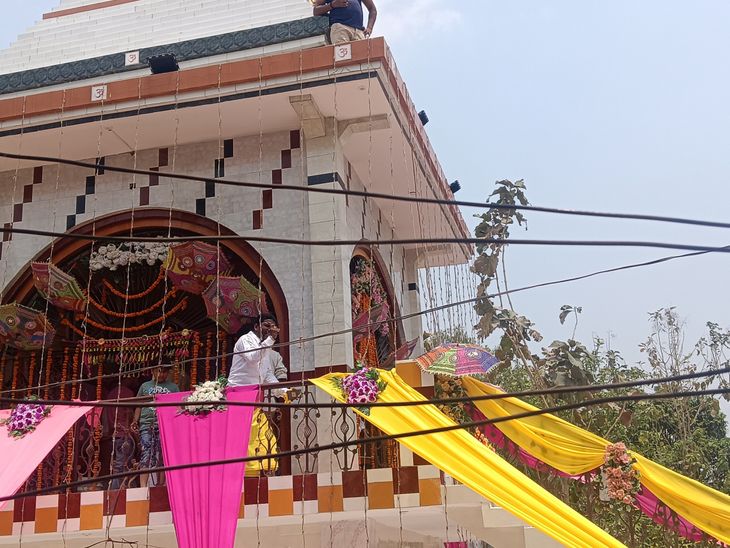Installation of Shivling in the new Shiva temple in Sitapur