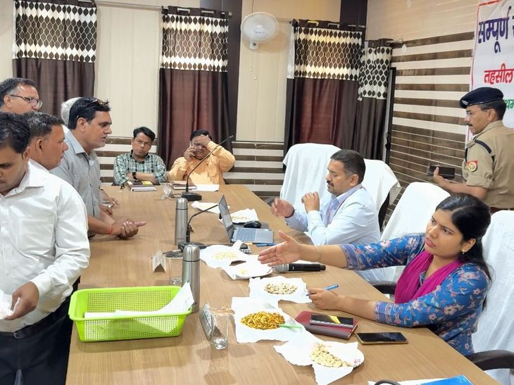 Neglect of development work in Nagla Ojha of Jalesar | जलेसर के नगला ...