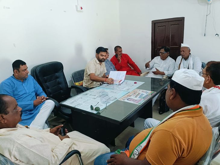 Congress observer made strategy for election with workers