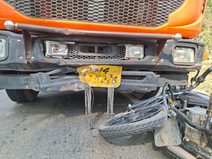 NH 334 B Charkhi Dadri truck collision bike rider injured | दादरी में ...