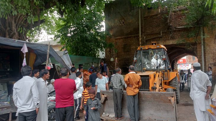 Anti-encroachment drive launched in old court area | पुराने कोर्ट एरिया ...