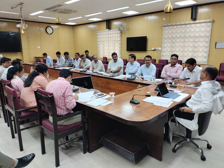 Take immediate action in case of supply of dirty water, drinking water ...