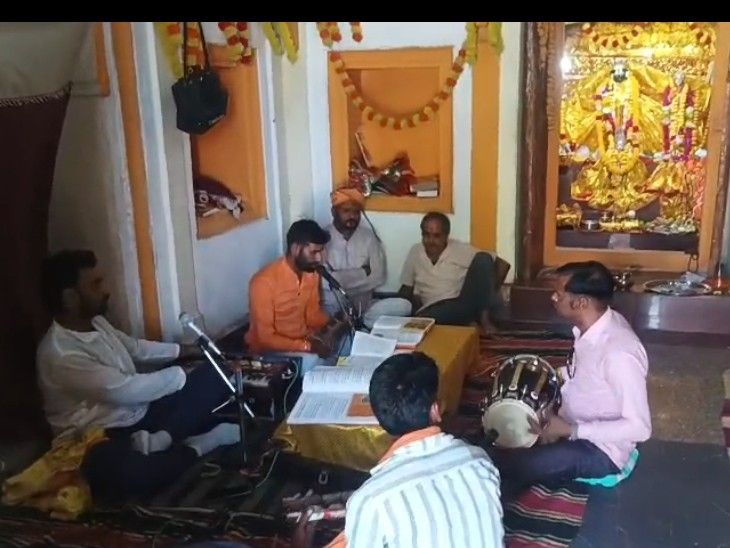 Devotees gathered in Orchha on Janaki Navami | जानकी नवमी पर ओरछा में ...
