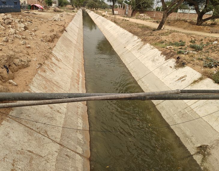 There is 3 feet water in the water storage tanks of Hub Jalghar, water ...