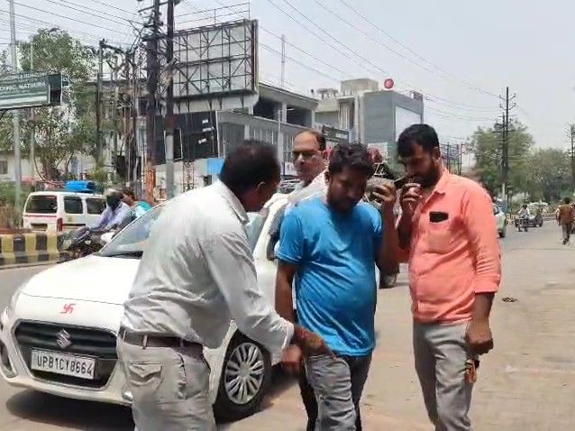 Two cars collided in Mathura