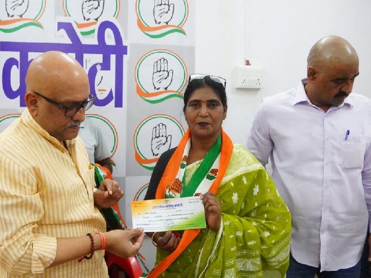 Mahesh Lodhi Mamta Rajput left SP and joined Congress lucknow ajay rai ...