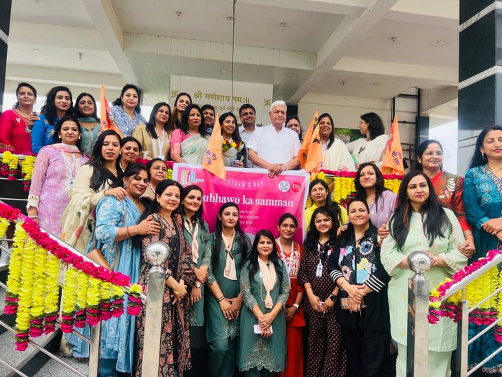 Respect for women of joint families of 4 generations | 4 पीढ़ियों वाले संयुक्त परिवारों की ...