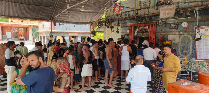 More than 20 thousand devotees took a dip in the Pahuj river | पहुज नदी ...