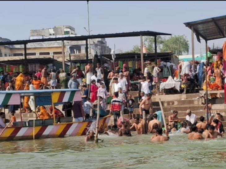 Ganga bath in Narora on Buddha Purnima | बुद्ध पूर्णिमा पर नरौरा में ...