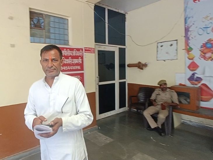 Kandhla police station in-charge released the court warrant | कांधला ...