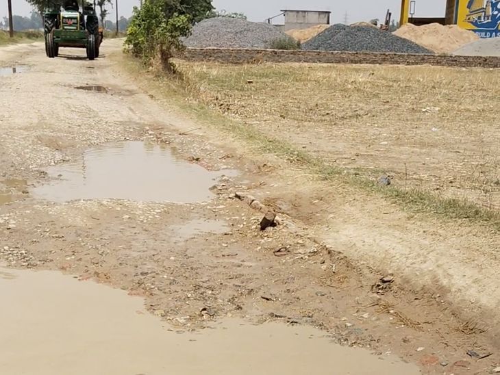 The road connecting two national highways is in bad condition
