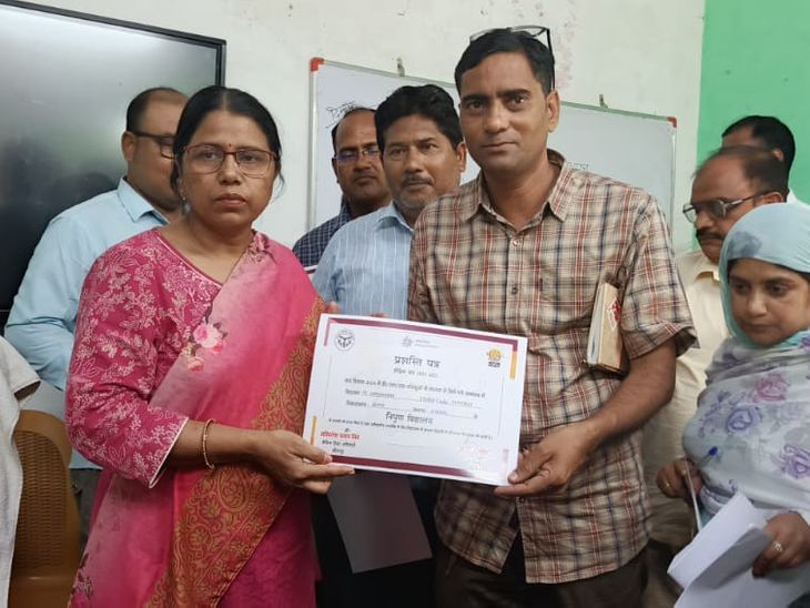 71 schools of Behta received Nipun certificate | बेहटा के 71 स्कूलों को ...