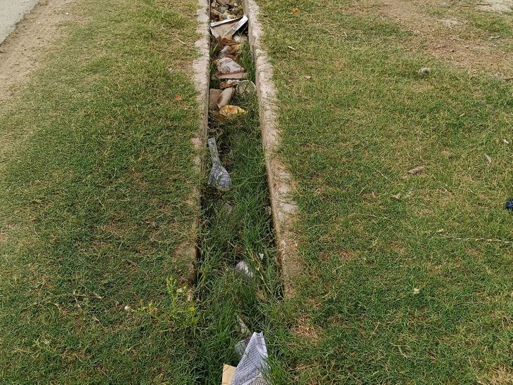 The plight of the drain in Mau Nankar