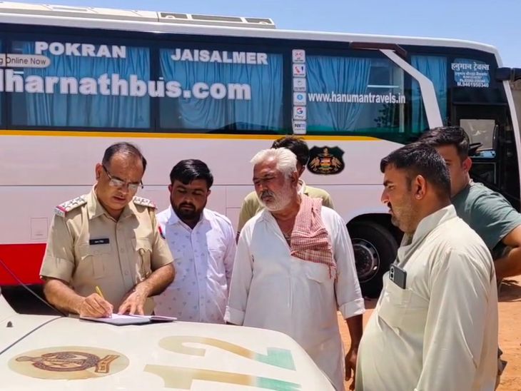 Fight between employees of two buses in Pokhran | पोकरण में दो बसों के ...