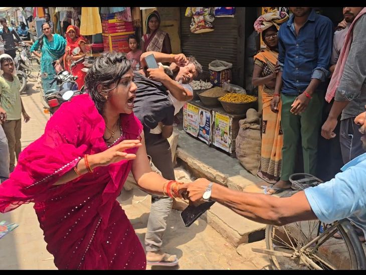 Fighting at two different places in Kachhwa, VIDEO | कछवां में दो अलग ...