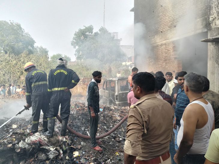 Fire broke out in police station due to explosion of firecrackers