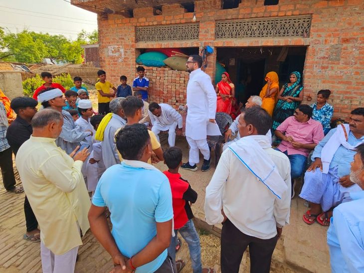 Former minister visited the area in Rudauli | रूदौली में पूर्व मंत्री ...