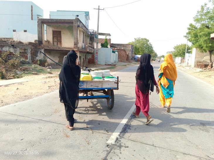 Water crisis in Buhana, people forced to wander far away | बुहाना में ...
