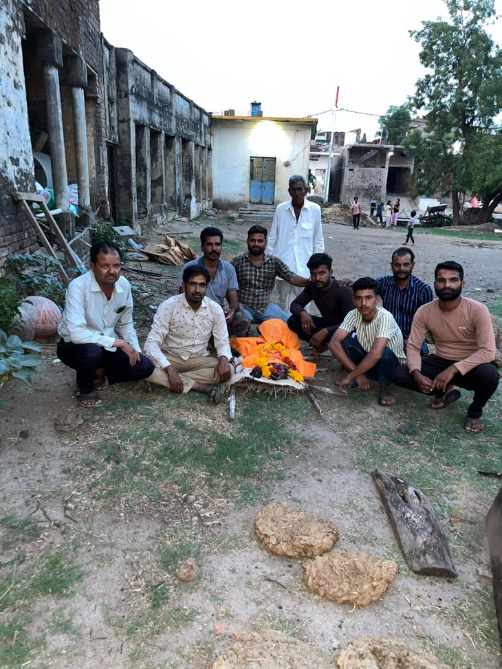 Vanar Raj died due to electric shock, villagers performed his last ...