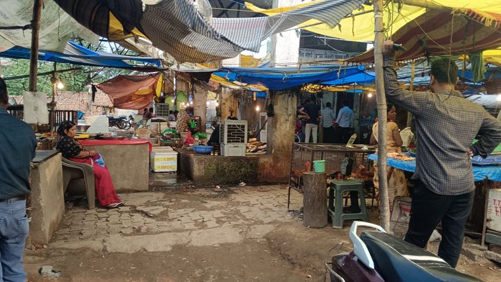 People are getting disturbed due to the stench of Kevadabari Mutton Market