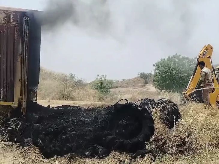 Half-burnt body recovered from burnt truck after three days