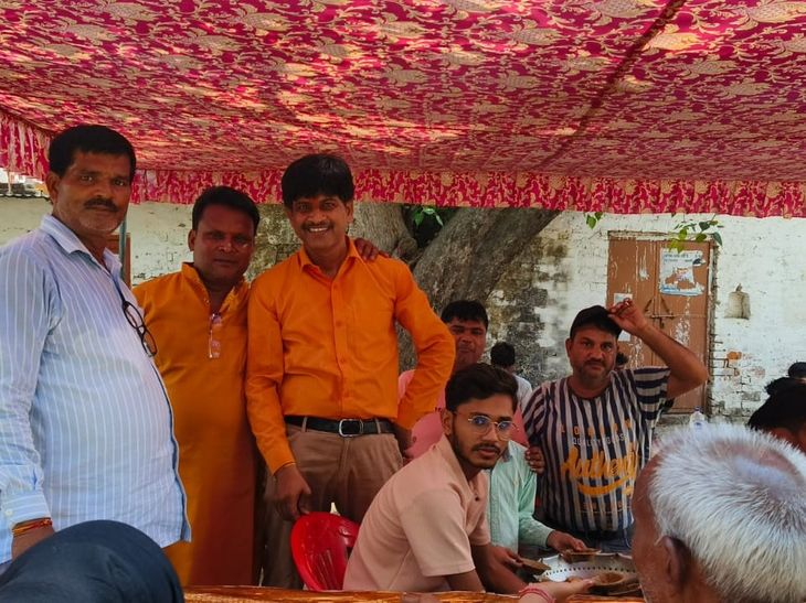 Hundreds of devotees took prasad at the old temple of Telibagh | हनुमान ...