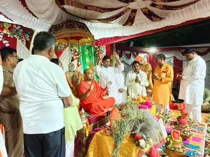 Story begins at Siddha Peeth Baba Jangli Nath temple