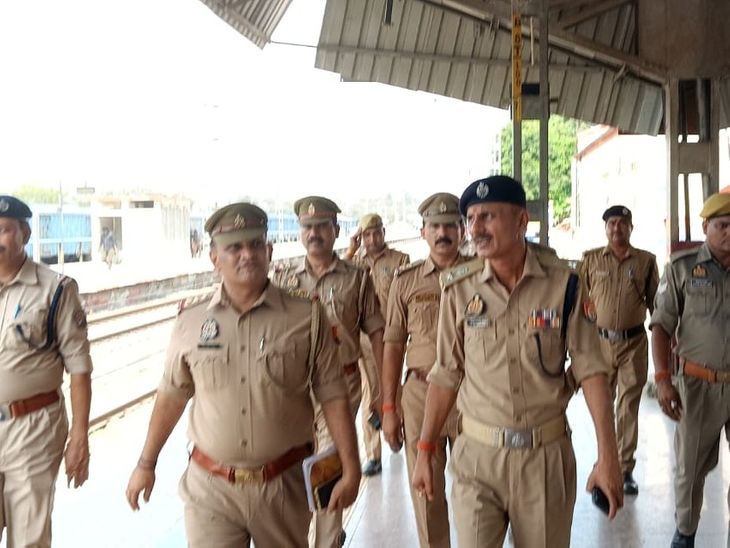 Railway SP inspected Basti GRP police station | रेलवे एसपी ने किया ...