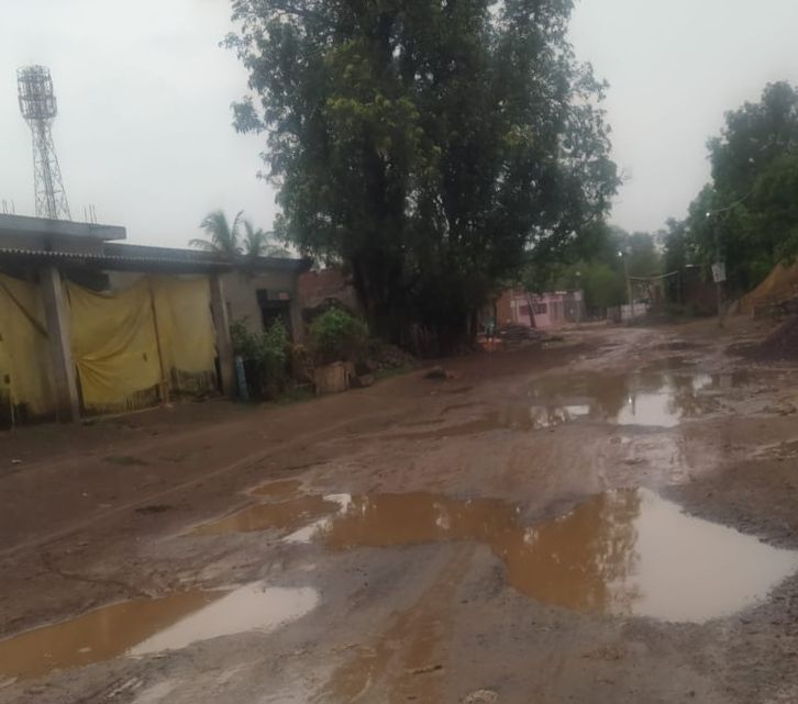 The road from Darrabhantha to Kachanda and from Jhalraunda turn to ...
