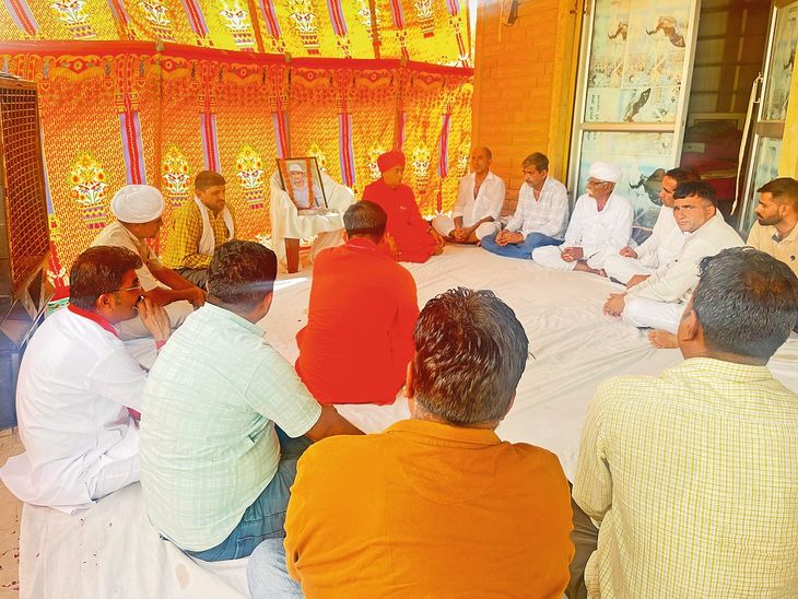 Pokaran MLA Mahant Pratap Puri consoled the families of wildlife lovers ...