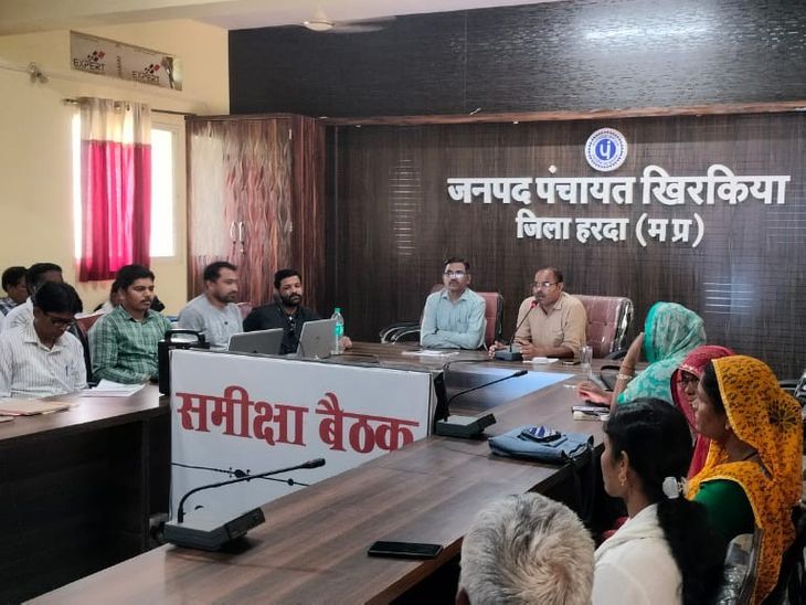 Cleanliness mission in Khirkiya on World Environment Day | विश्व ...