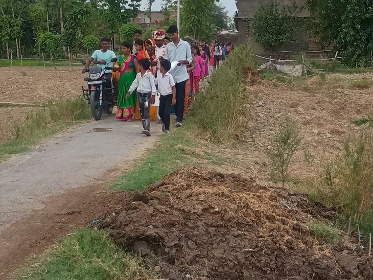 One brother's wedding procession came out and the other's body was ...