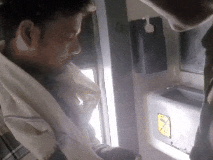 The thief was stealing the tap from the train bathroom