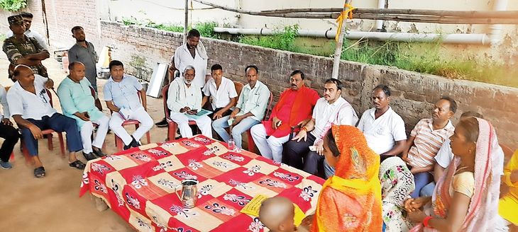 The land of the poor is not safe in Jharkhand, feudal lords have their ...