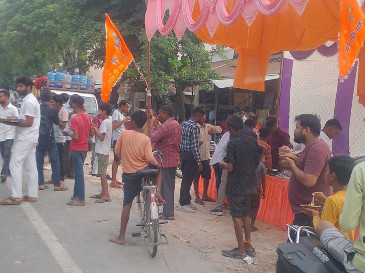 Hanuman devotees organized in Chaure Bazaar of Bikapur | बीकापुर के ...
