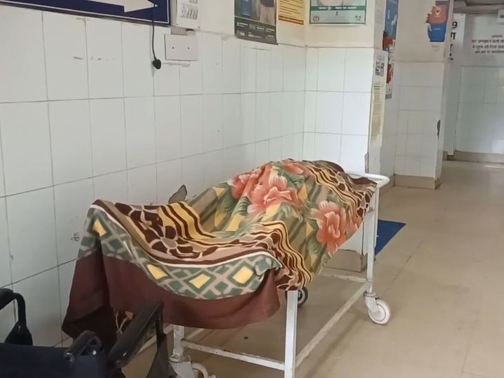 Poklane helper died due to snake bite | सांप के काटने से पोकलेन हेल्पर ...