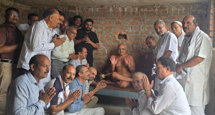 Grand welcome of Muni Mahasagar Maharaj at Bhagyodaya Tirtha | मुनि ...