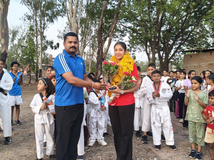 Shivani Malviya selected in BSF's senior Taekwondo team | BSF की सीनियर ताइक्वांडो टीम में ...