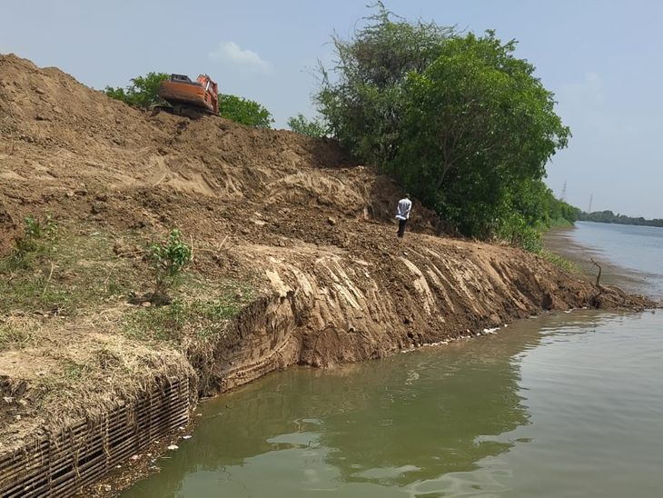 Betwa river was widened by digging the ghat, there will be no water ...