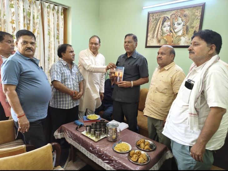 The state president of the business board reached Madhoganj | व्यापार ...