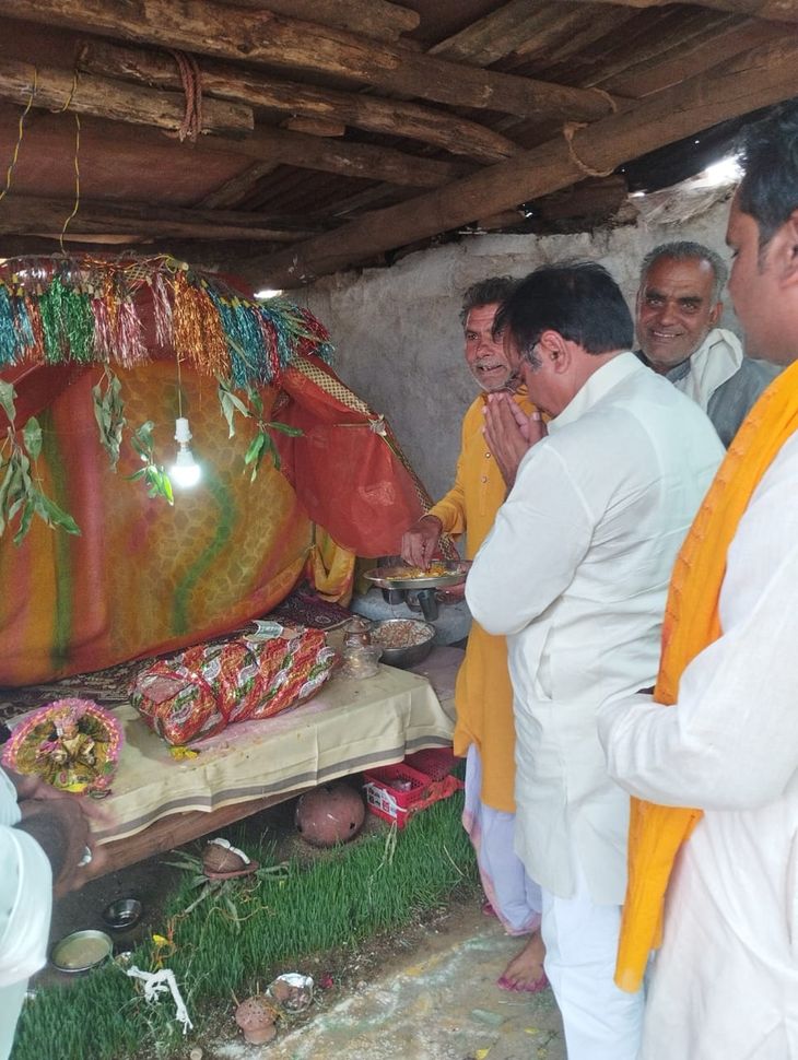 The story of friendship between Krishna and Sudama narrated in Bhagwat ...